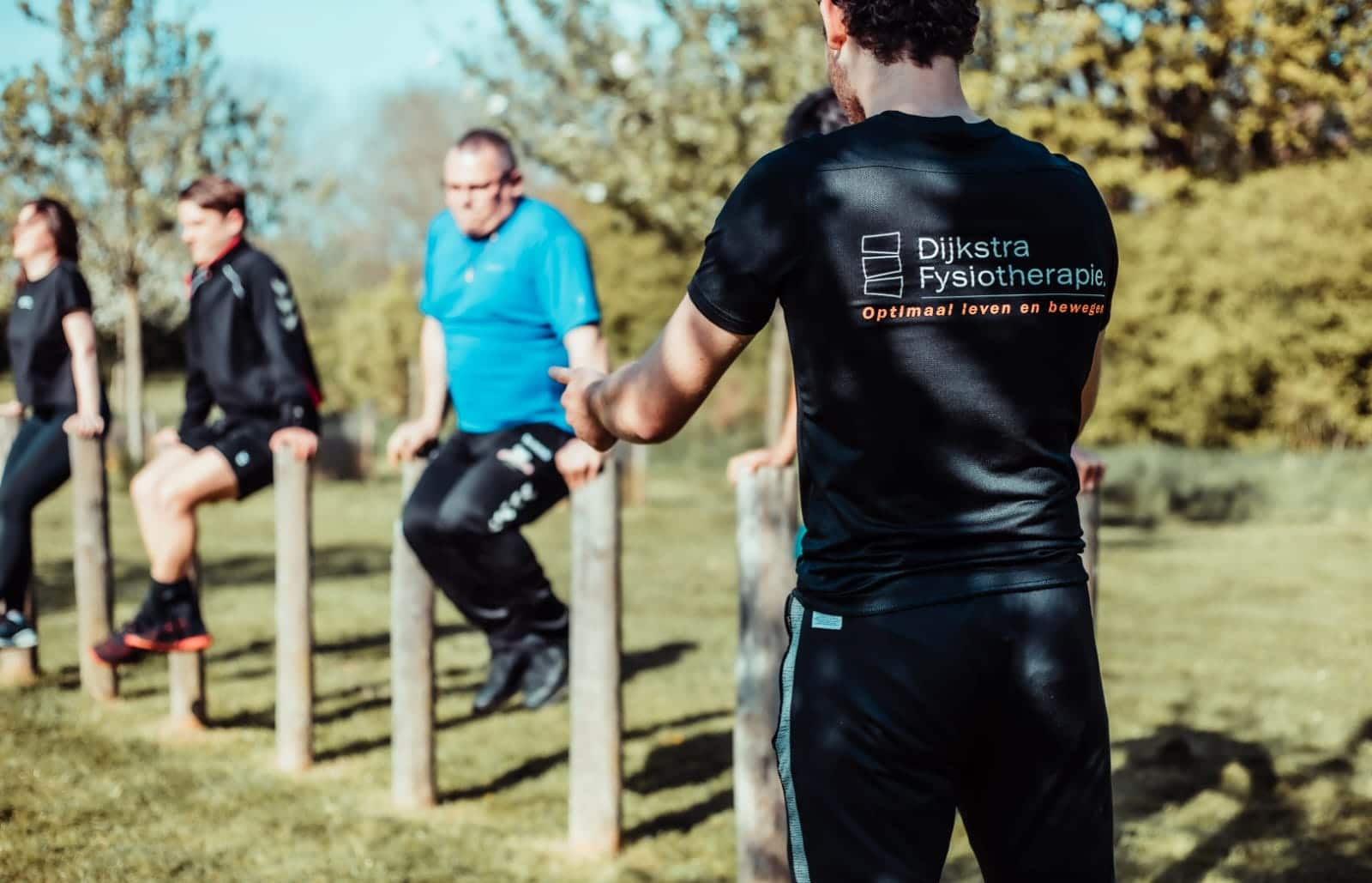 Buiten_FT_Jesse_Outdoor Fit met groep-04_LR - Dijkstra Fysiotherapie